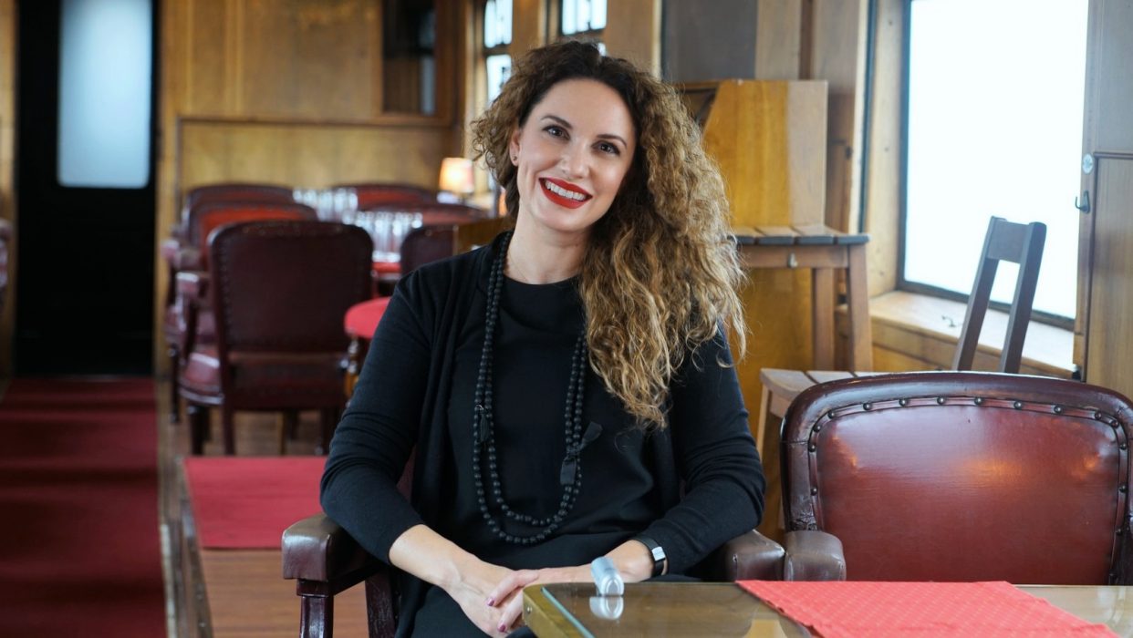 H Κορίνα Λεγάκη και ένας «Νέος Κόσμος» | CultureNow.gr