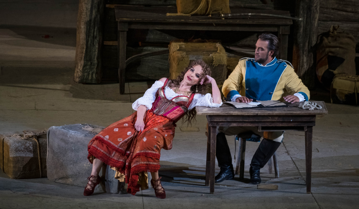 Carmen: Προβολή του οπερατικού υπερθεάματος σε σκηνοθεσία Franco ...