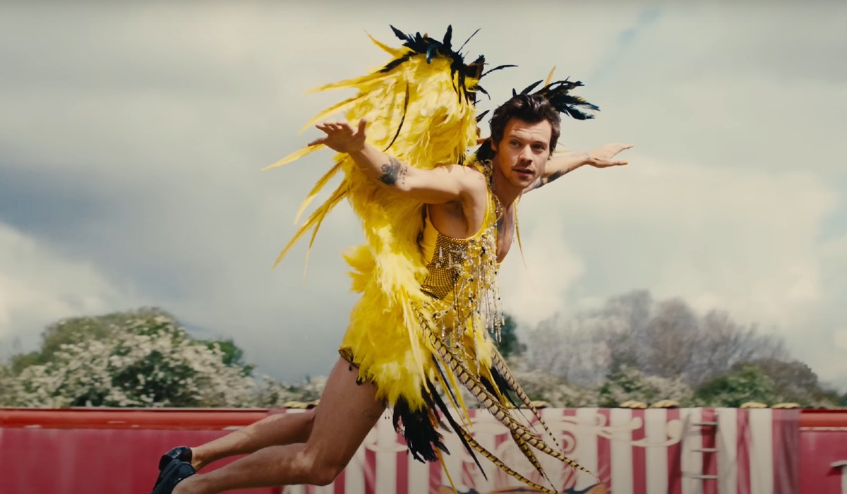 Χάρι Στάιλς: Κυκλοφόρησε το music video του «Daylight» - τα γυρίσματα ...
