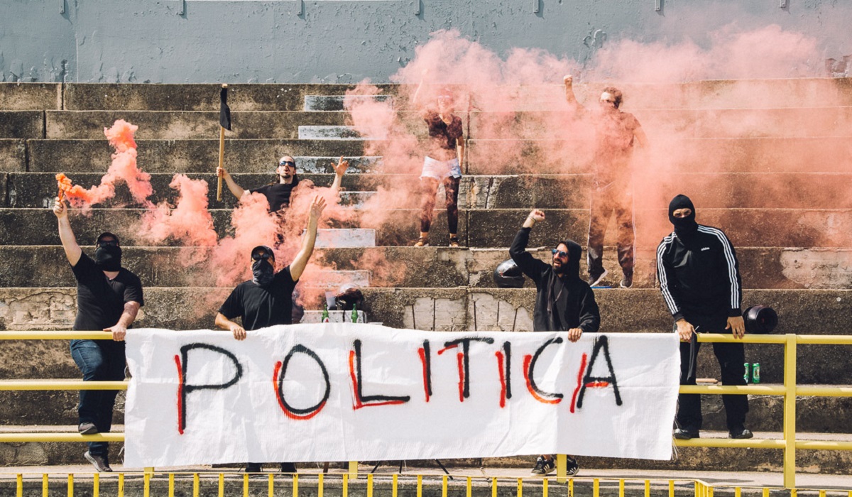 «Τι ομάδα είσαι ρε;», από την εταιρεία θεάτρου αντίqρηση στο Β’ Αρχαίο ...
