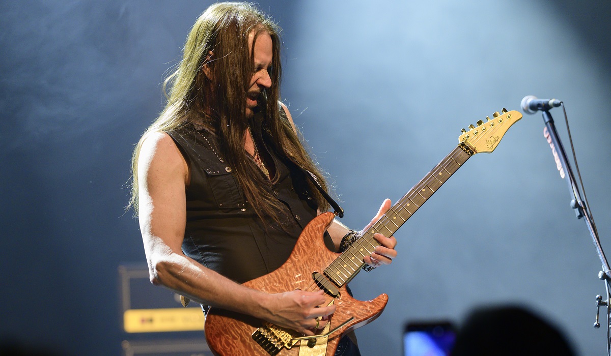 Ο θρυλικός κιθαρίστας Reb Beach ζωντανά στο Fuzz Club | CultureNow.gr