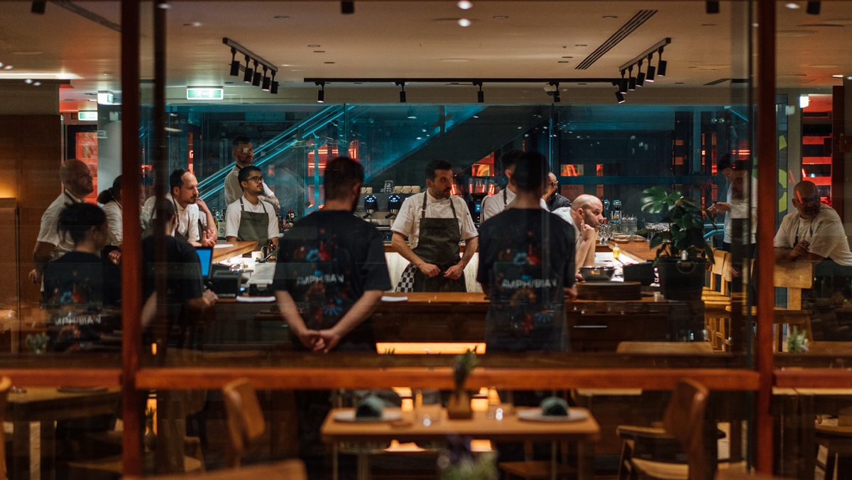 Amphibian: Ένας χώρος ανάμεσα σε κόσμους - Ένα νέο εστιατόριο στη Στέγη ...