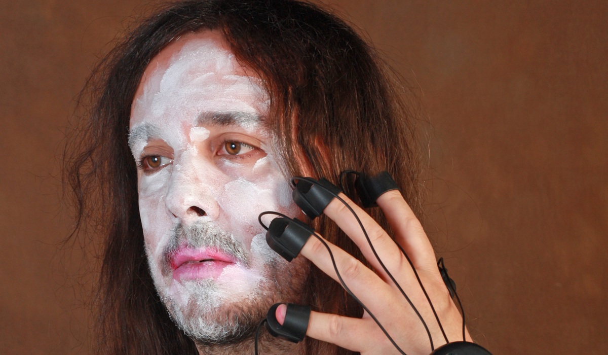 Living Ornaments: Περφόρμανς από τον Jorge Cabieses-Valdes στο ...